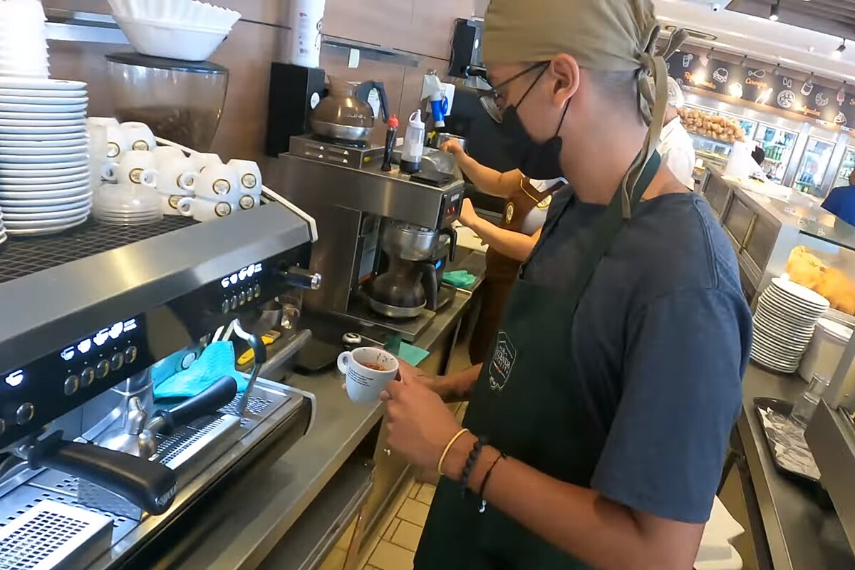 Barista revela o segredo do cappuccino tradicional; confira