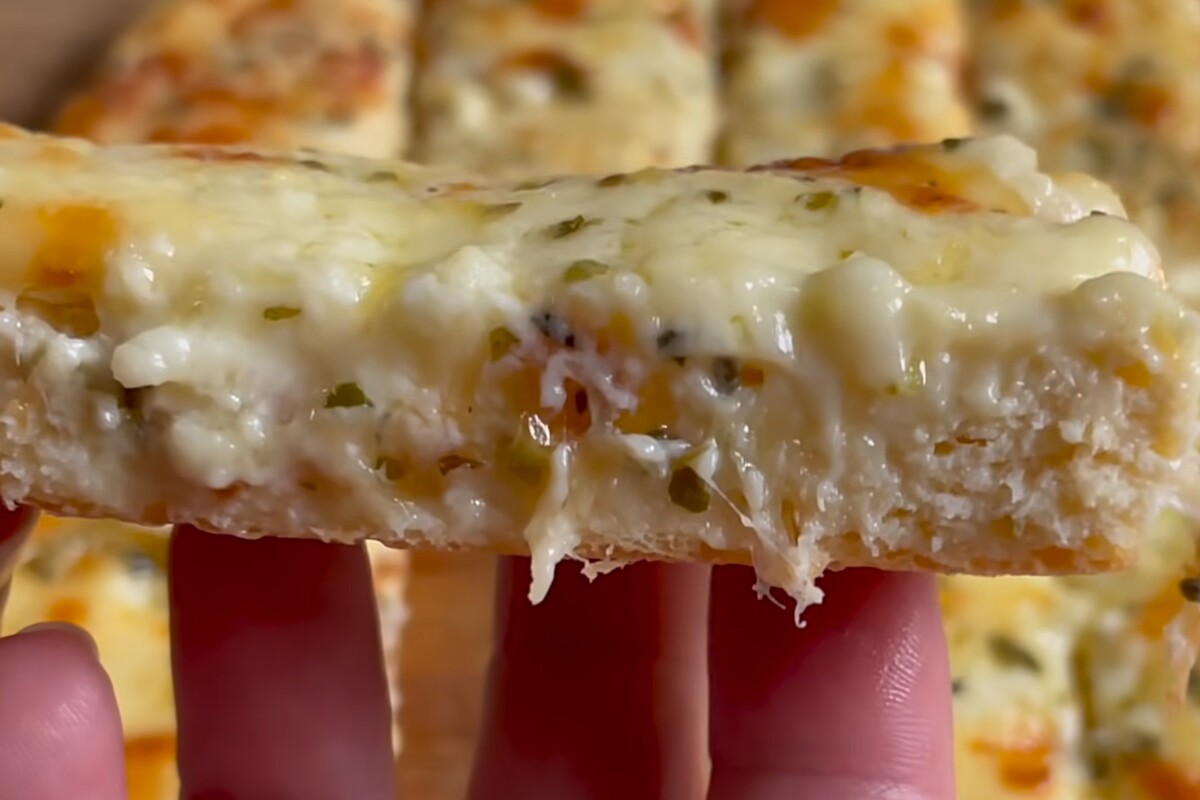 Aprenda a fazer uma deliciosa pizza fit, livre de carboidratos